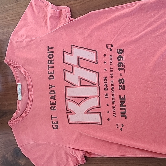 Junk Food Clothing | Tops | Kiss Junkfood Tee | Poshmark